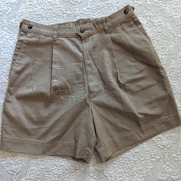 Dockers | Shorts | Mens Dockers Pleated Khaki Shorts | Poshmark